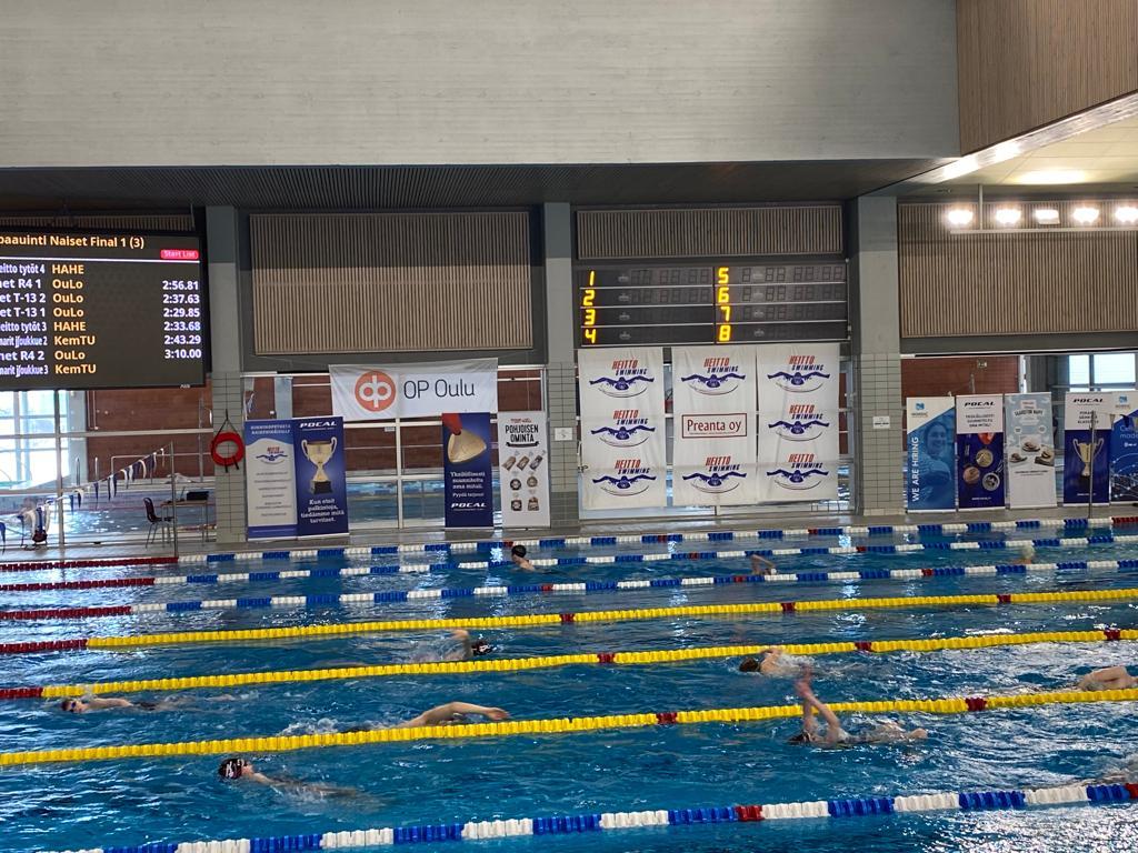 Hauki-uinnit 2022 täytti Raksilan uimahallin. - Haukiputaan Heitto